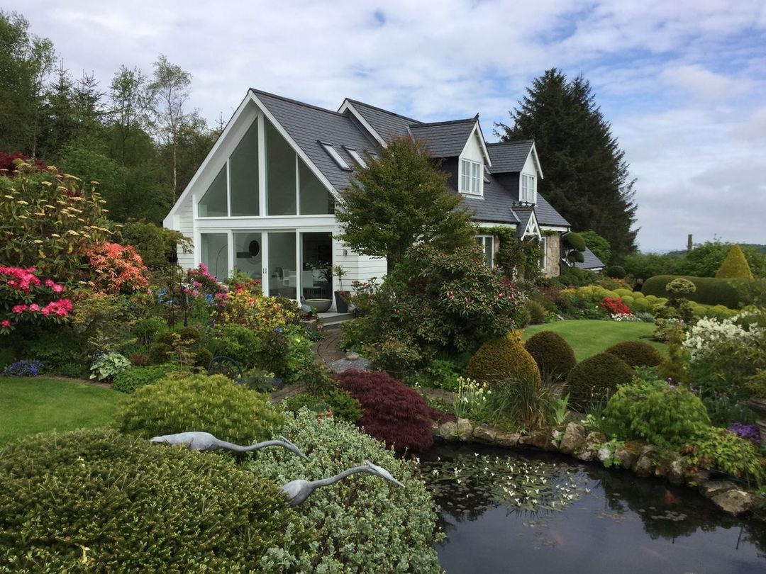 Gorgeous Gardens with a Purpose | Visit Scotland | BeautifulNow