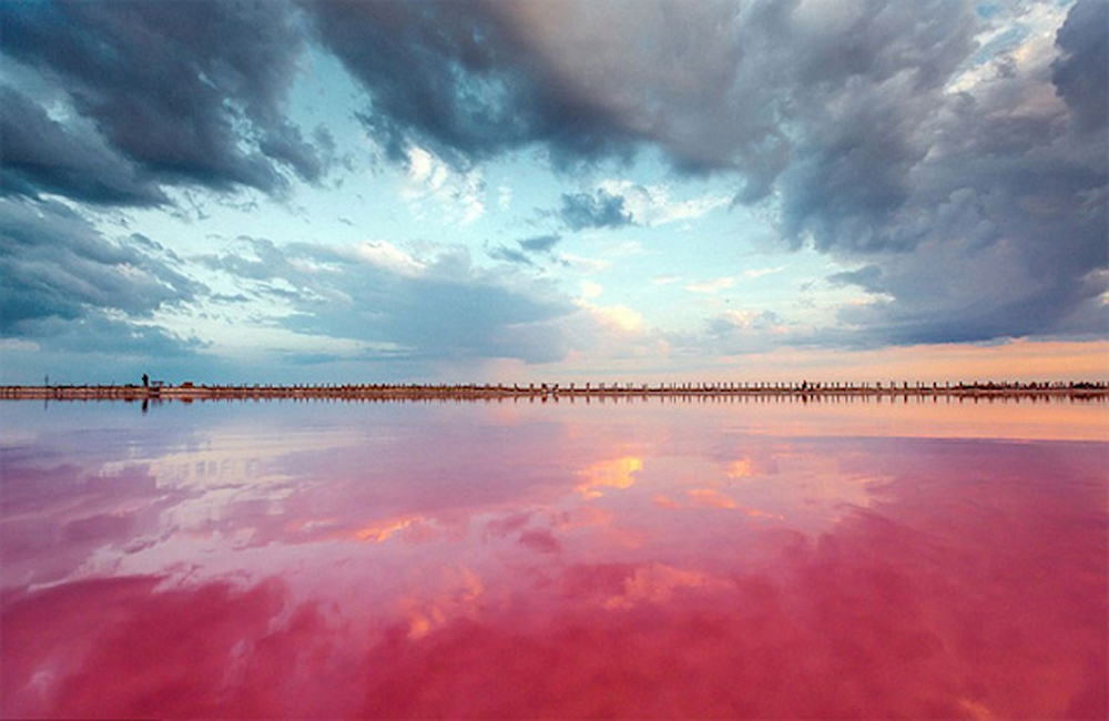 These 10 Lakes are Pretty in Pink! | Travel Bucket List | BeautifulNow